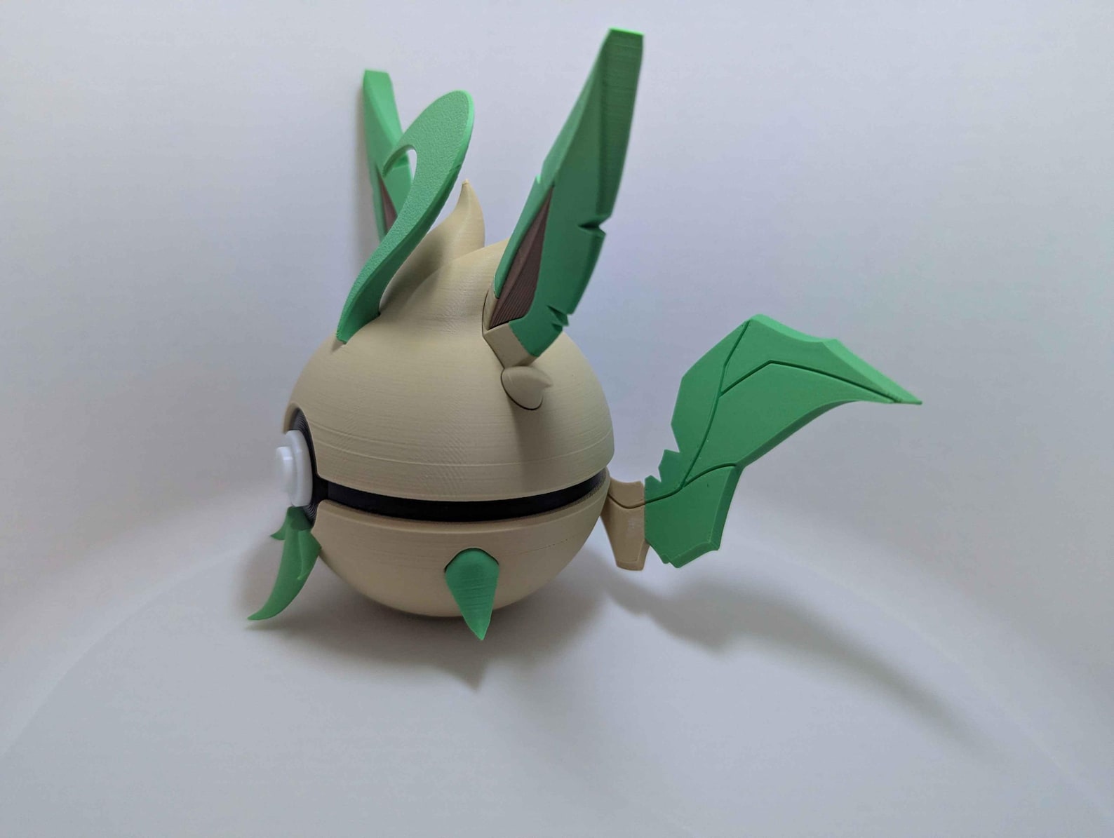 Leafeon Pokéball | 3D Printed Grass-type Fan Art Collectible Display ...