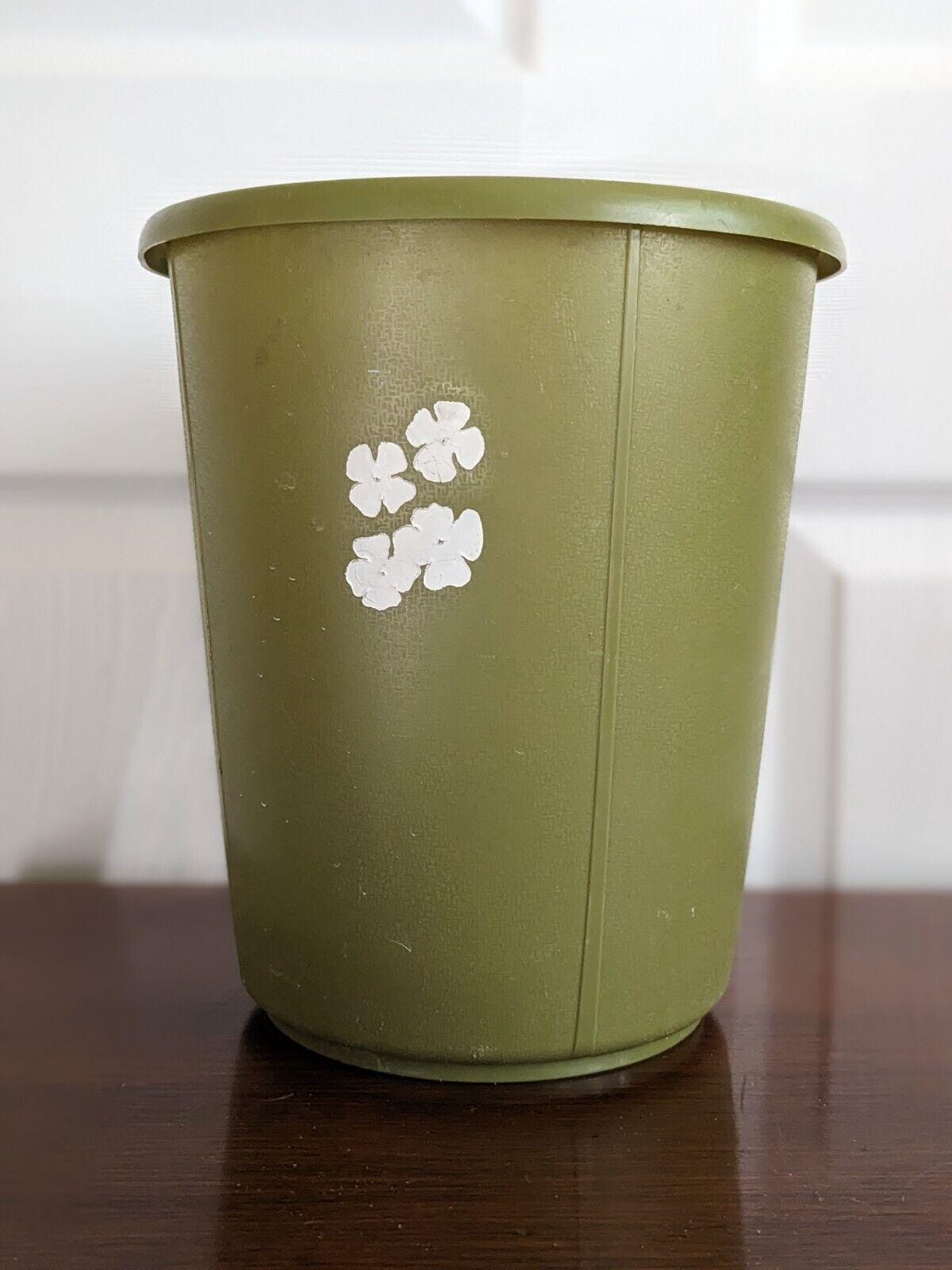 Vintage 1970s Retro Rubbermaid 2940 Trash Can Wastebasket Avocado Green ...