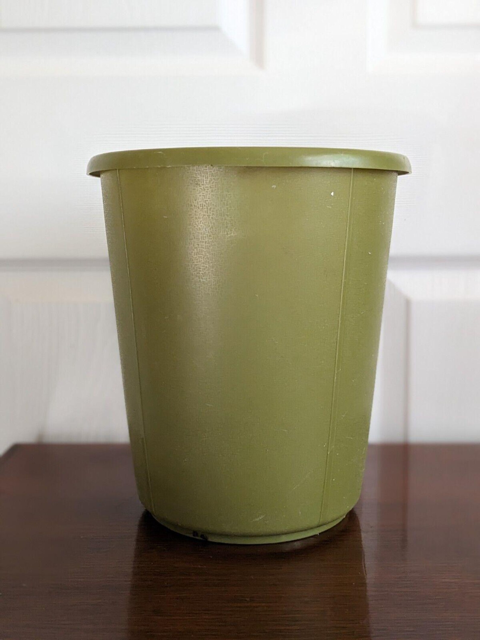 Vintage 1970s Retro Rubbermaid 2940 Trash Can Wastebasket Avocado Green ...