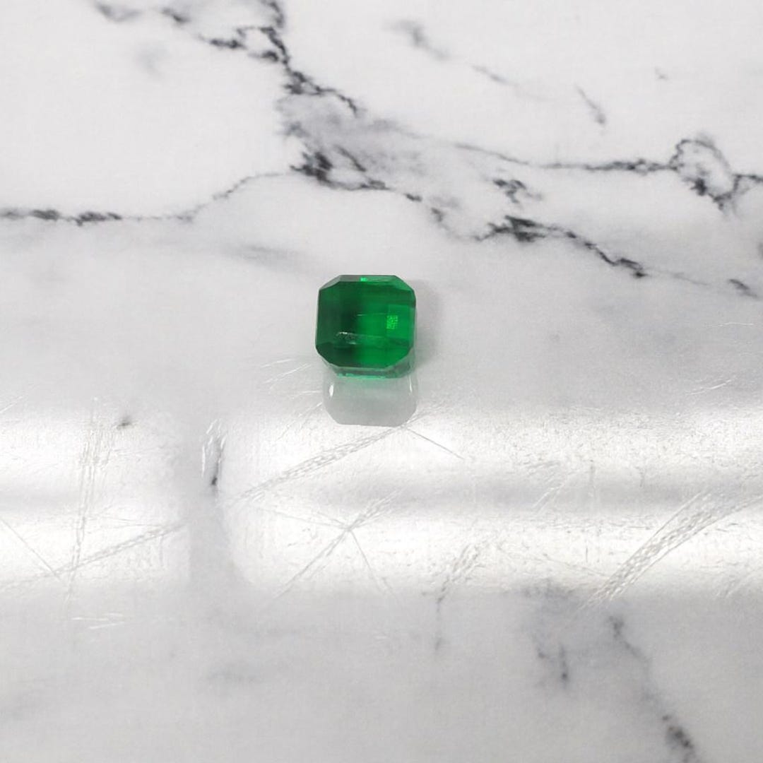 Buy Green Emerald Cube Faceted Loose Gemstone 10-12CT | Geometric ...