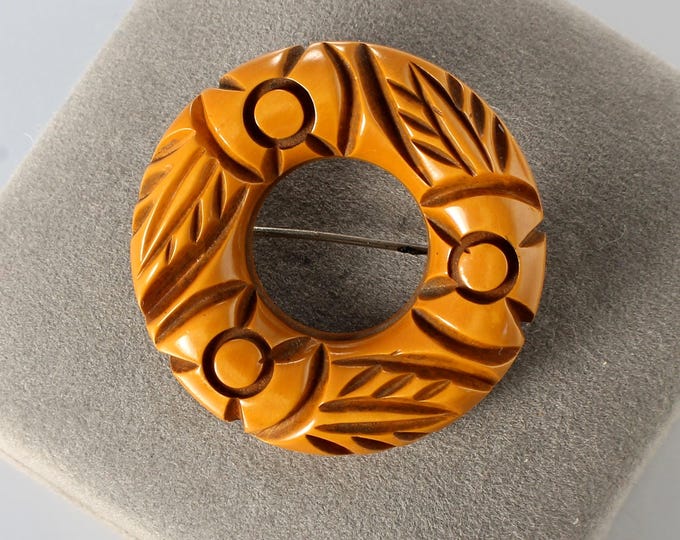 Carved Butterscotch Bakelite Brooch Round Circle Doughnut 1940s Jewelry ...