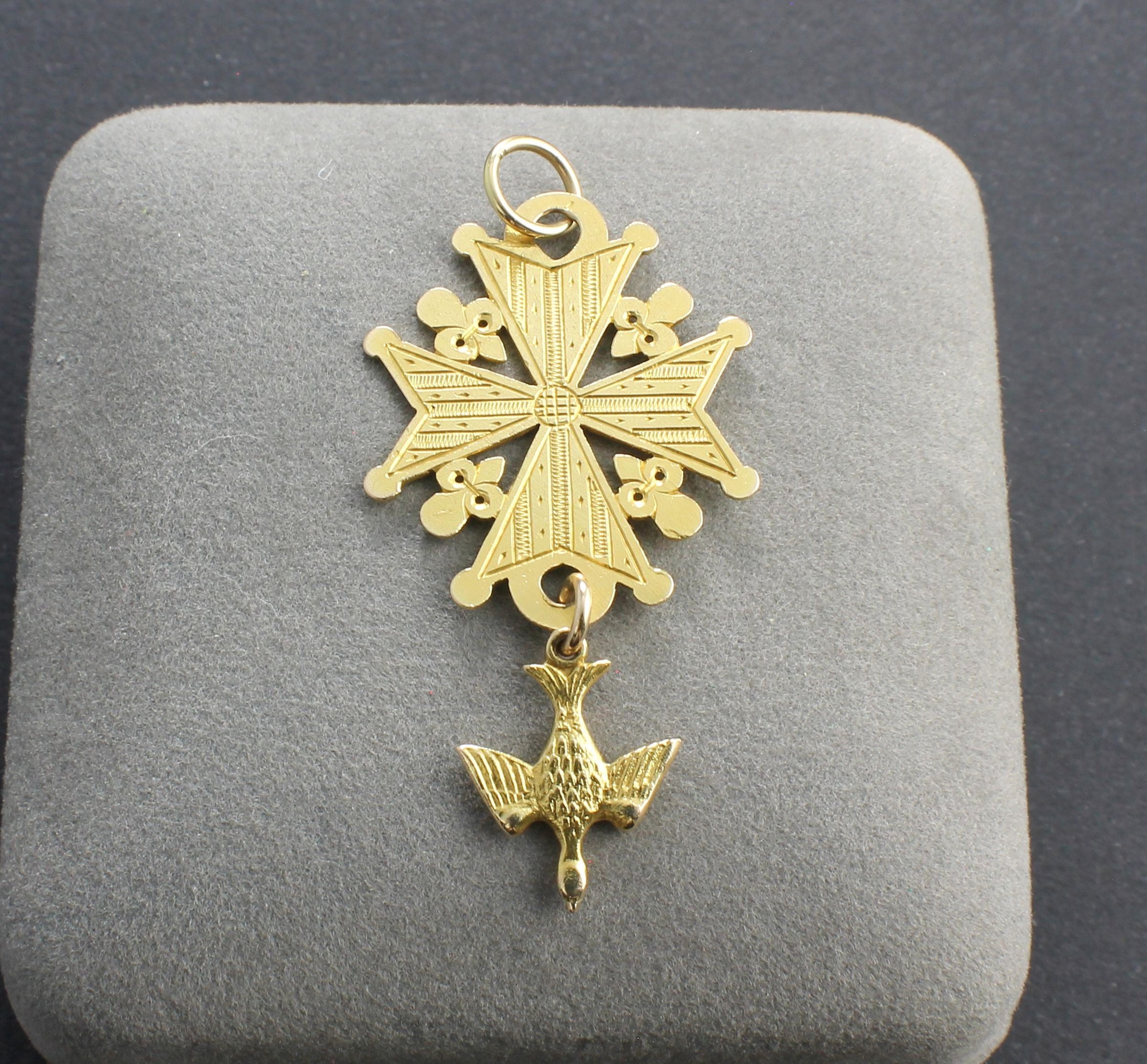 14K Protestant Huguenot Cross Pendant 4.4 Grams Yellow Gold