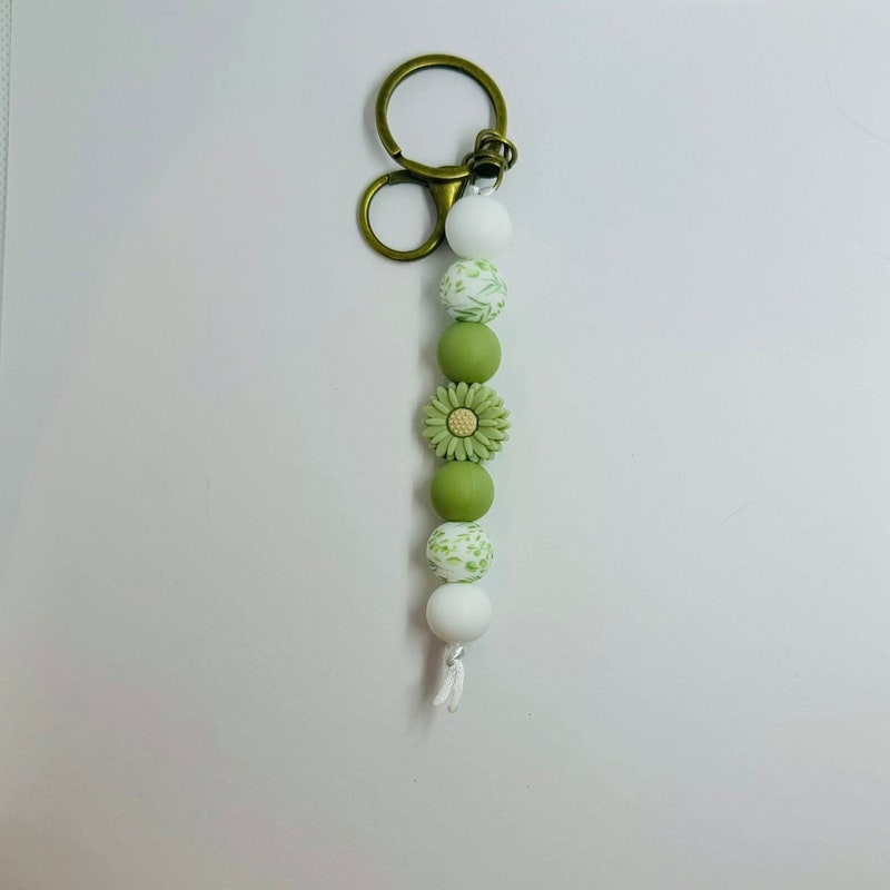 Daisy Keychain - Etsy