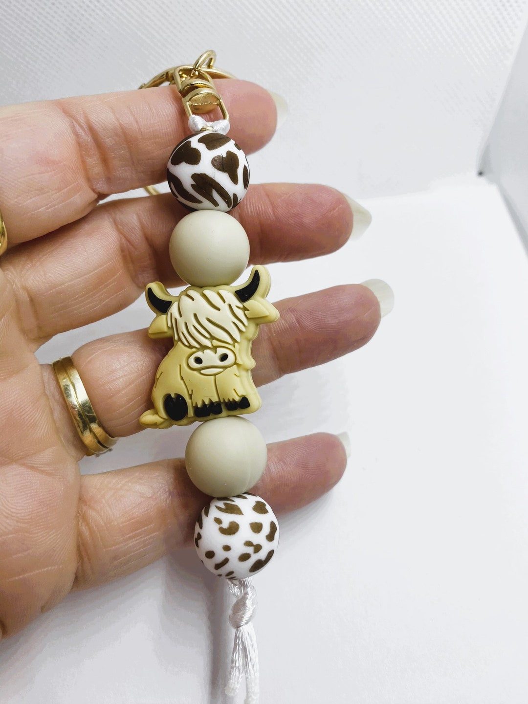 Highland Cow Keychain - Silicone Bead Keychain- Neutral Keychain ...