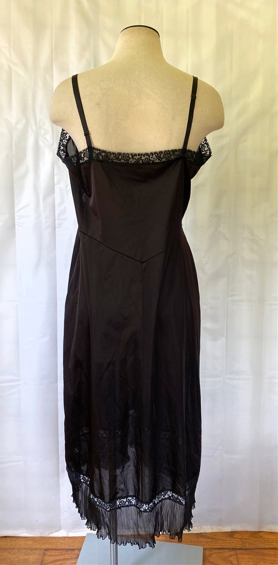 Vintage 1960 1970s Full Slip by Vanity Fair Large Med… - Gem