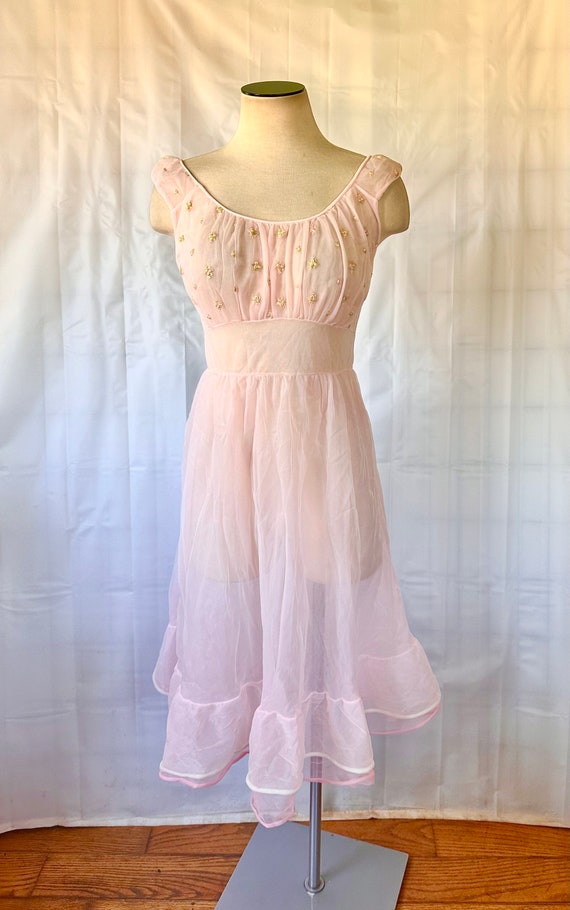Vintage 1960s Sheer Negligee Pink with Tiny Flowers N… - Gem