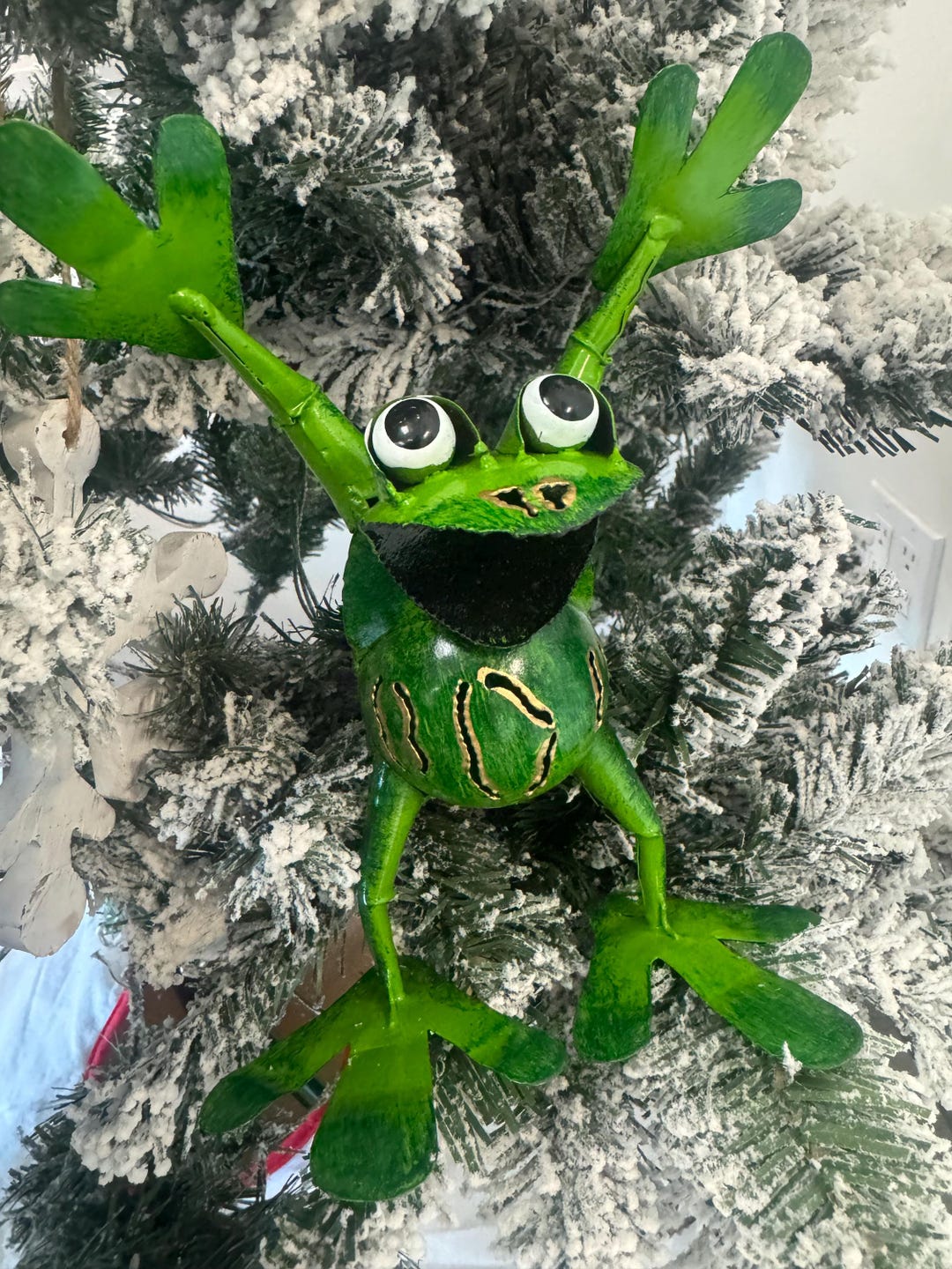 Frog Grin and Fun Touch of Whimsy Decor Garden Party Love Made of Metal ...