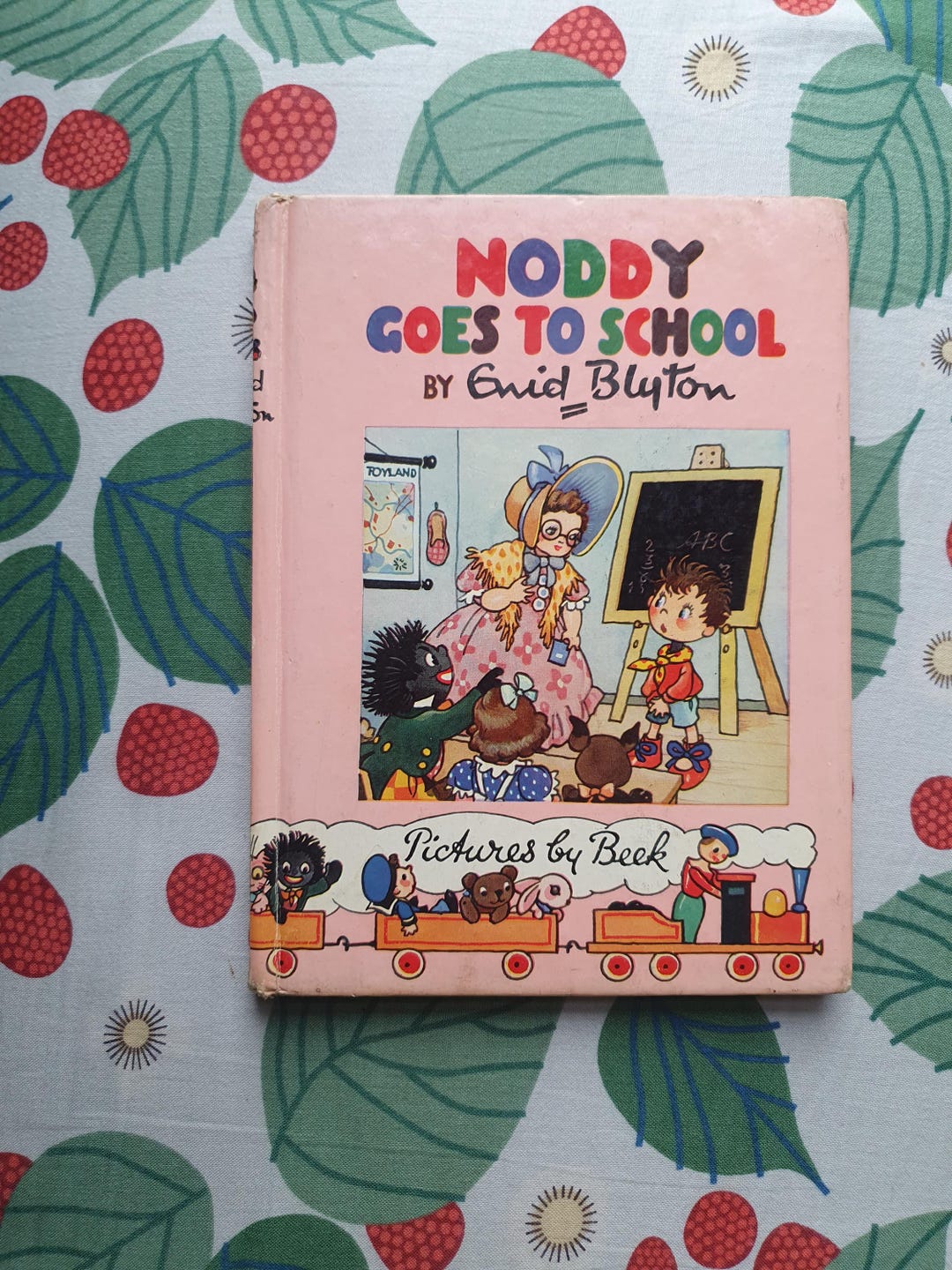 Noddy Goes to School by Enid Blyton - Etsy