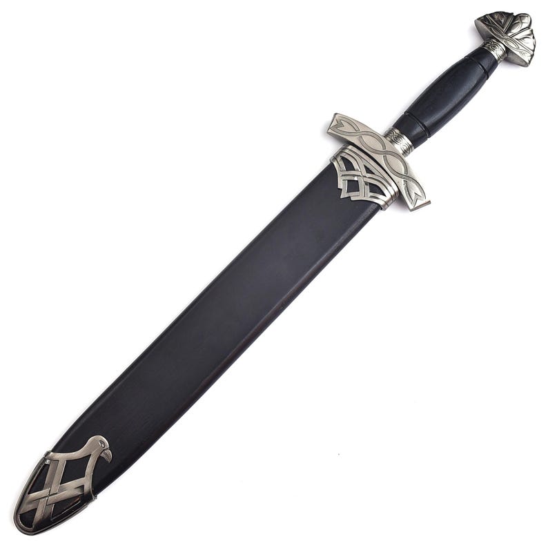 Ravencrest Medieval Dagger — Pattern-welded Damascus Blade With Ebony ...