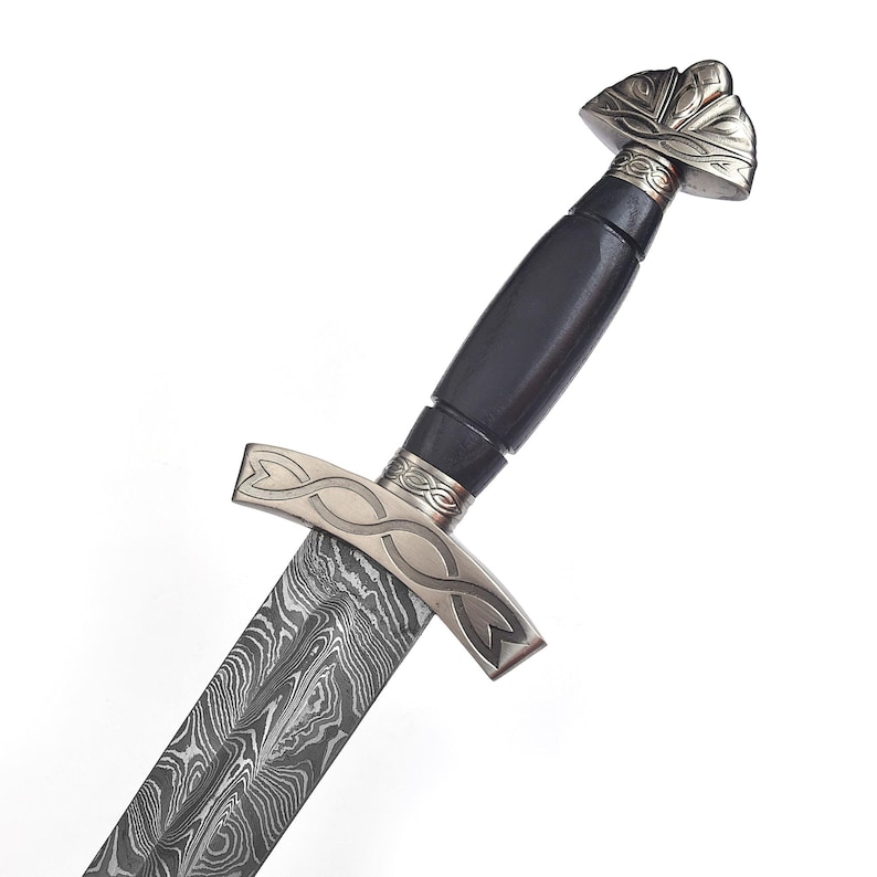 Ravencrest Medieval Dagger — Pattern-welded Damascus Blade With Ebony ...