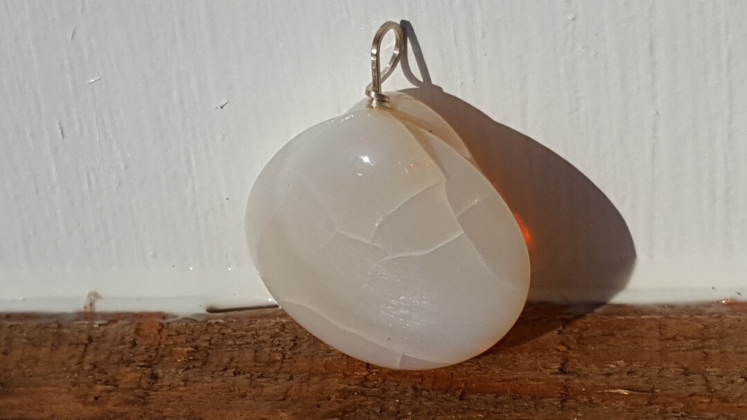 Clam Shell Opal Pendant - Etsy
