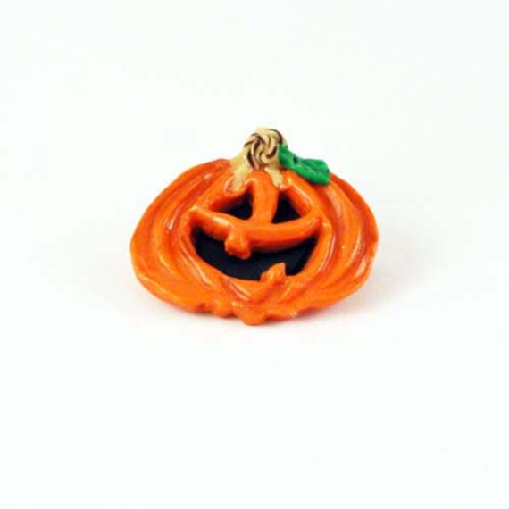 Items similar to Holiday Fall Pumpkin Pin/Brooch on Etsy