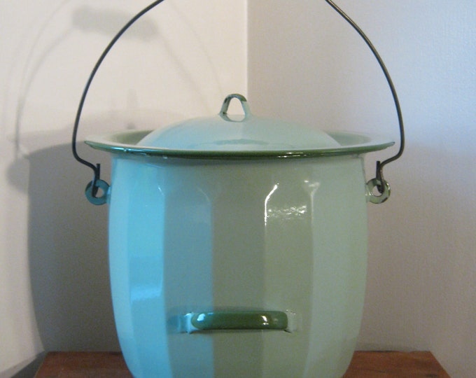 Green Enamel Chamber Pot / Slop Bucket - Etsy