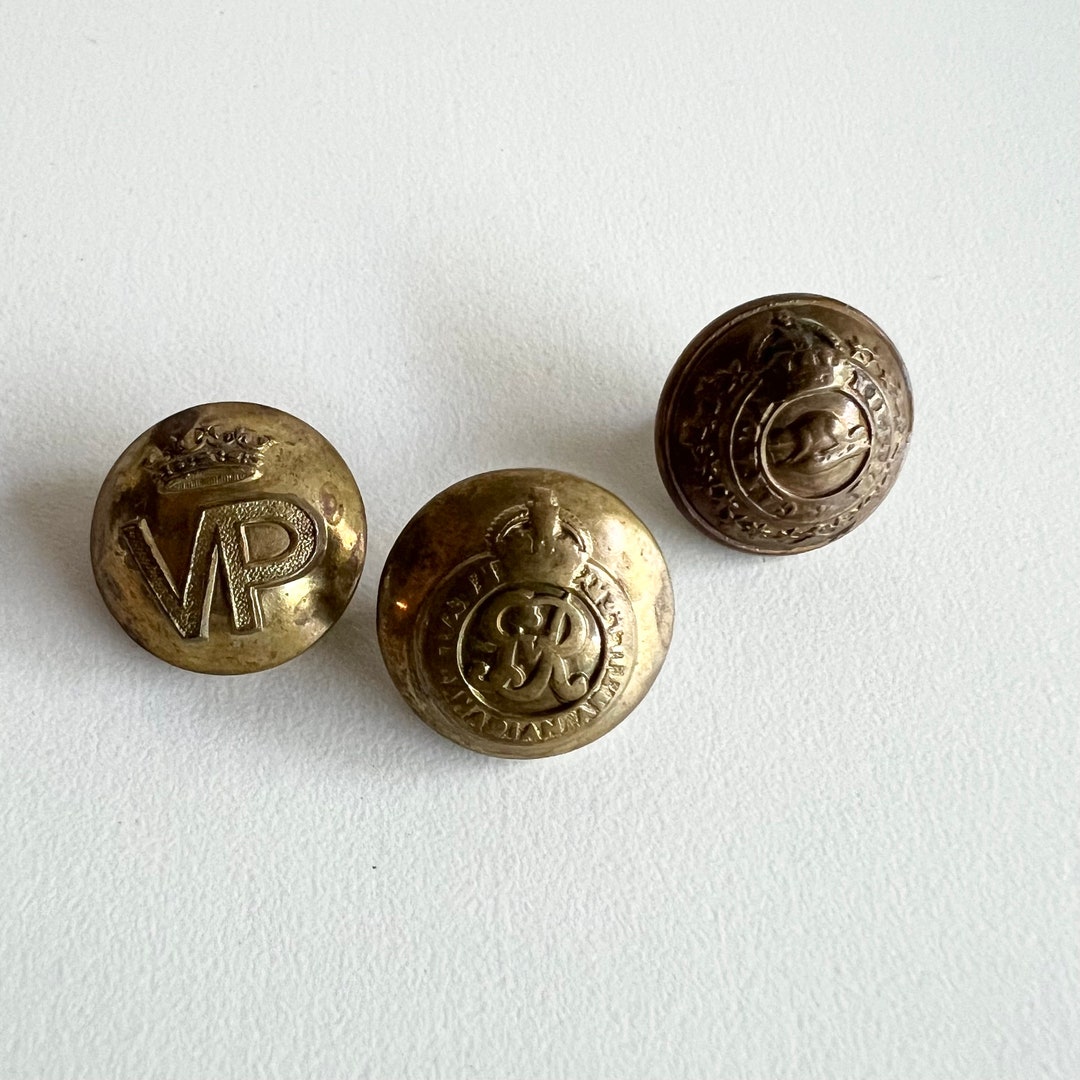 Vintage Canadian Military Buttons, Mix If WWI and WWII, World War 1 and ...