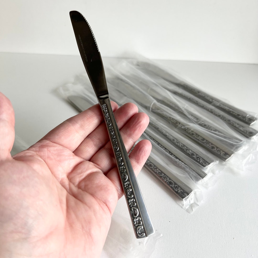 8 Vintage Rogers Knives, Stainless Steel, Made in Korea, Floral Motif ...