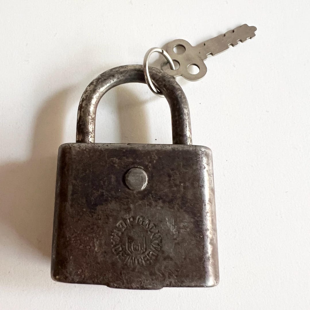 Vintage Pre-war Pad Lock, Rusty Patina, Shabby Distressed, Working ...