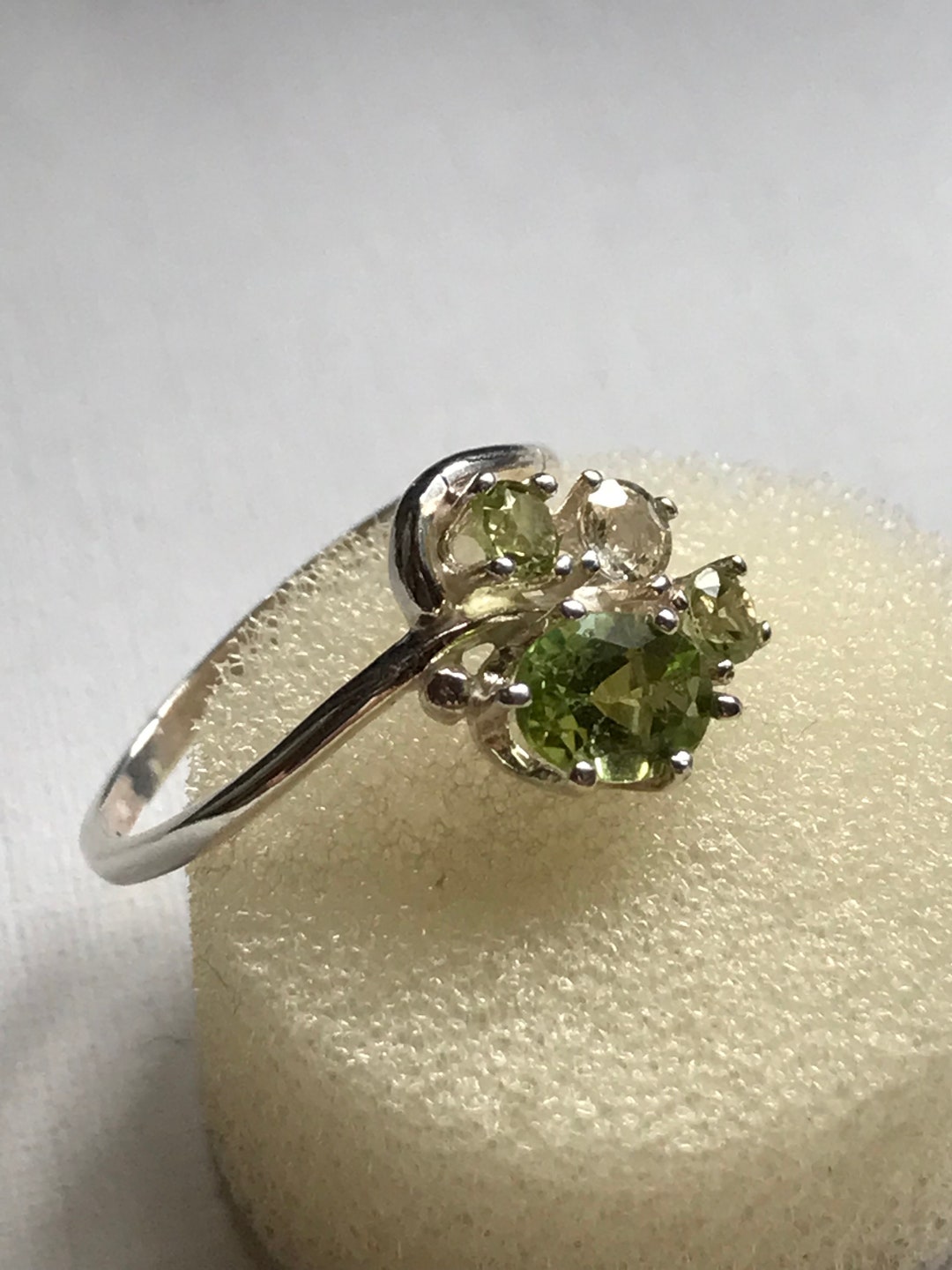 Peridot and Sapphire Ring - Etsy