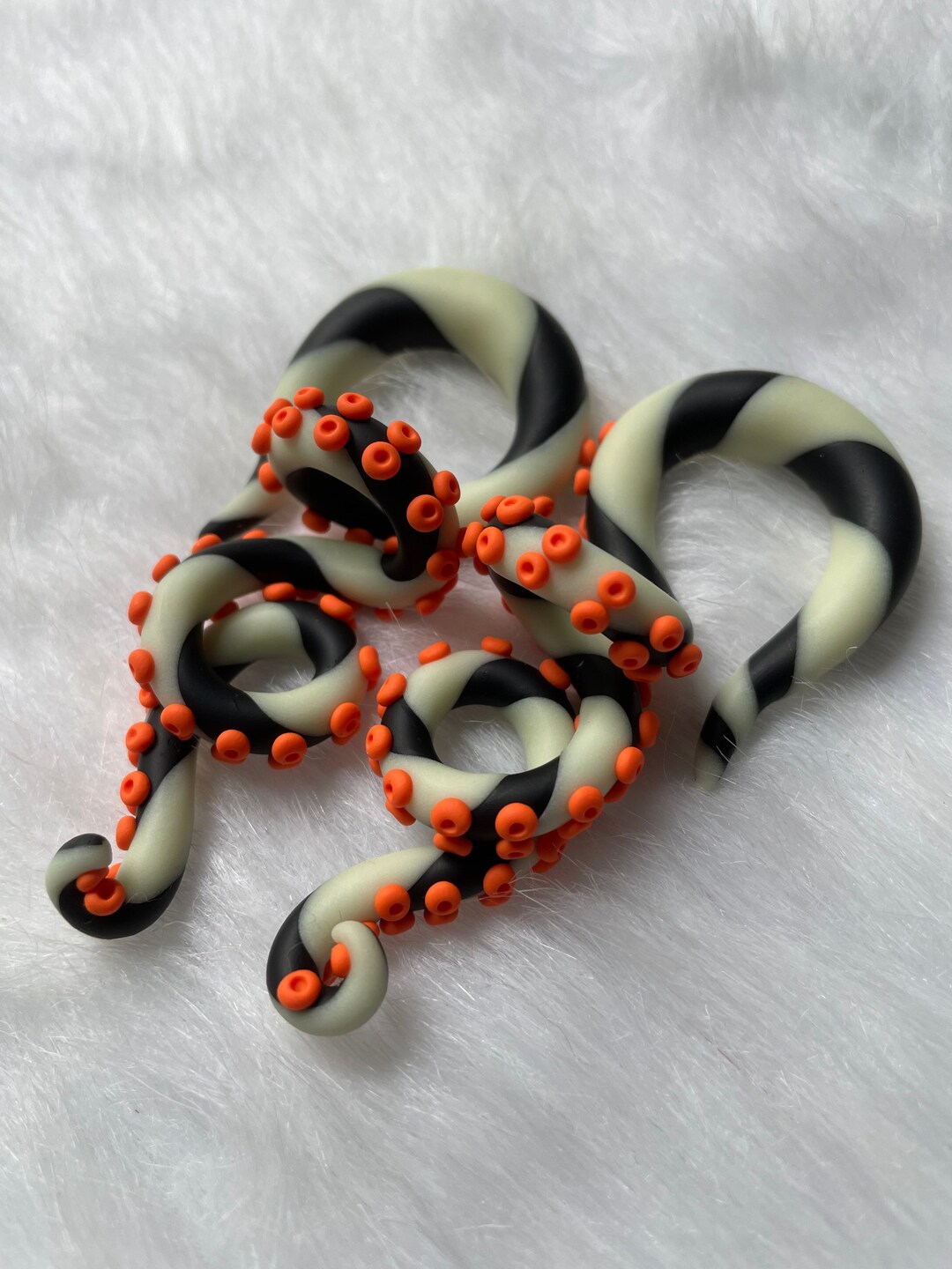 Discounted Octopus Tentacle Plugs Gauges Size 00g Swirl Glow and Black ...