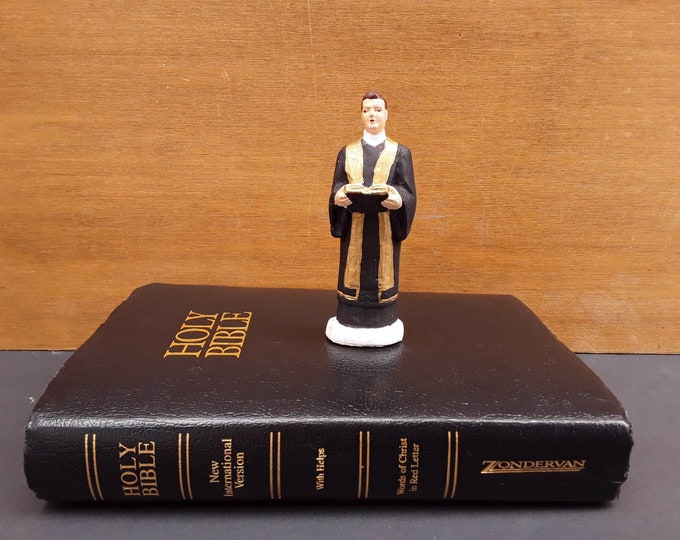 Vintage Chalk Ware Priest - Catholic Priest - Minister - Religious ...