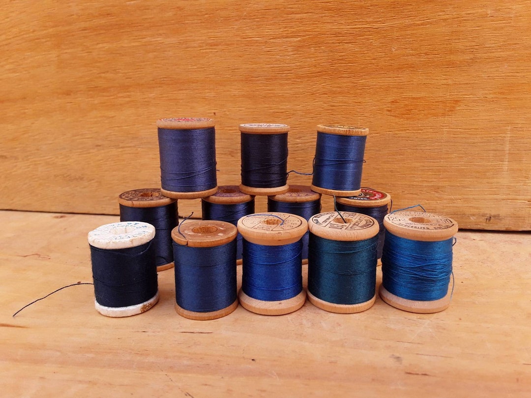 Vintage Spools of Thread Primitive Decor Wood Spools Sewing Notions ...