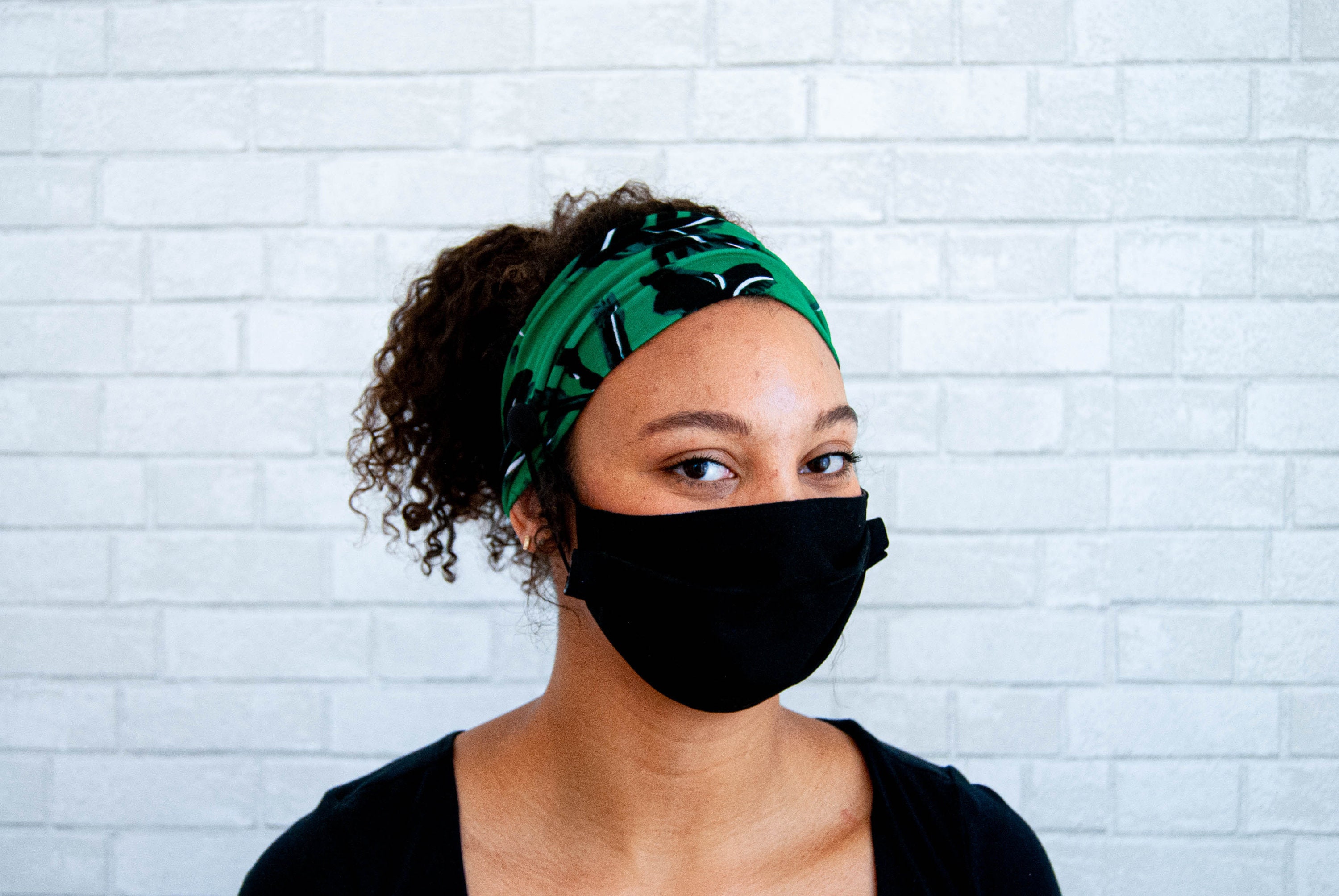 BUTTON HEADBAND: Green Brush Stroke Headband With Buttons - Etsy