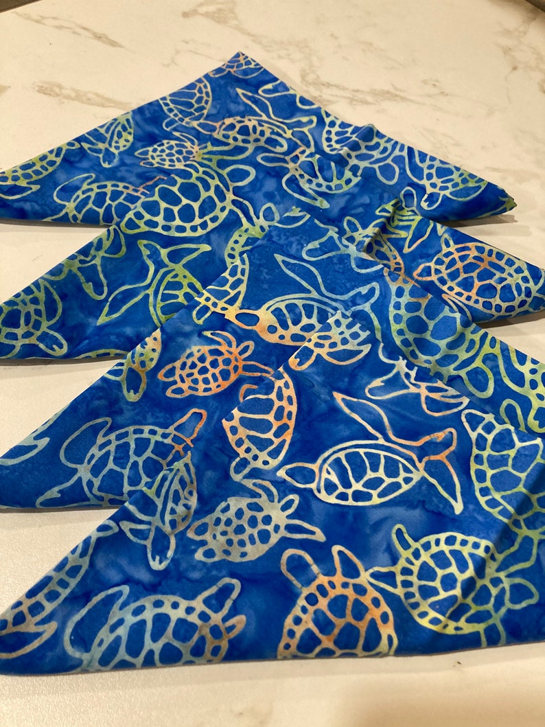 Blue Sea Turtle Batik Cloth Napkins: Coastal Decor, Set of 4 - Etsy