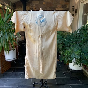 Vintage Gender Neutral Beige Silk Blue Embroidered Dragon Japanese ...