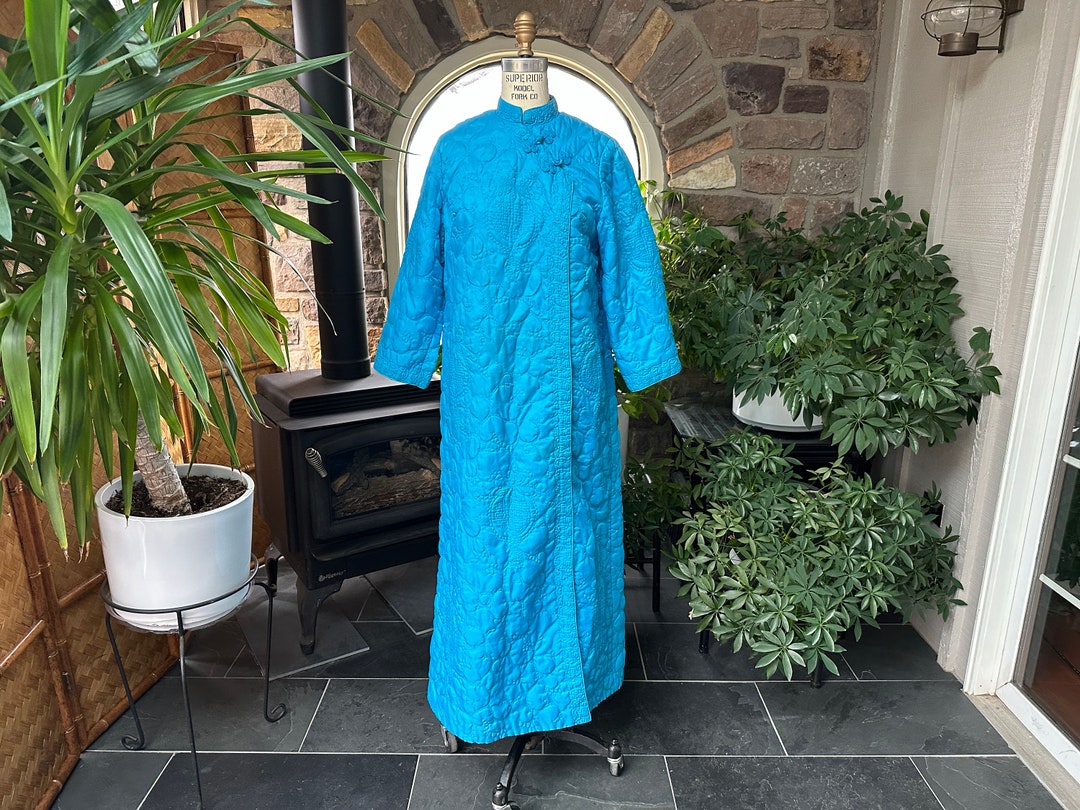 Vintage 1970s Turquoise Quilted Floral Nylon Asian Style Robe Frog and ...