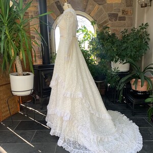 Vintage 1960s Ivory Lace Ruffle Bohemian Wedding Dress Queen Fit Gowns ...