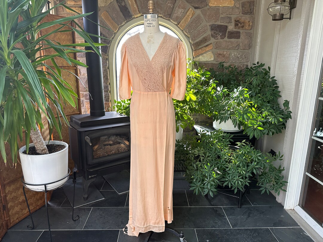 Vintage 1930s Peach Silk and Lace Wounded Bird Robe, Vintage 1930s ...