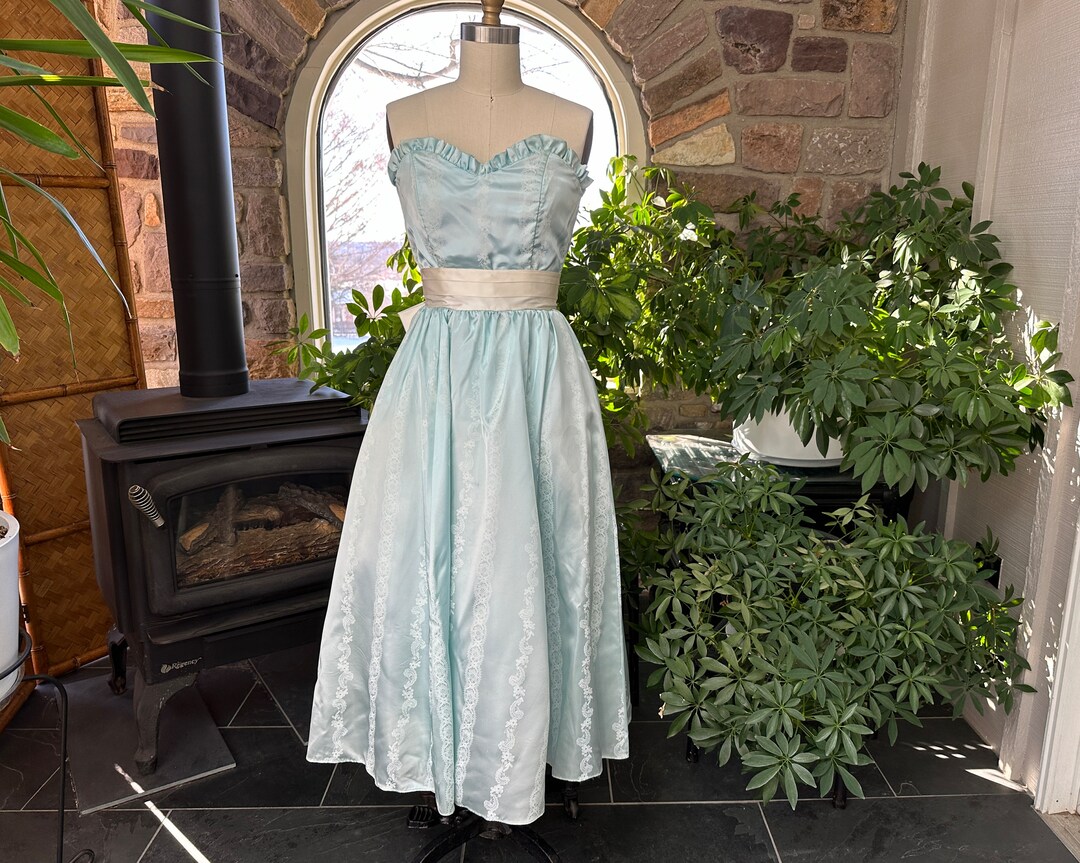 Vintage Strapless Light Blue and White Paisley Floral Silky Formal ...