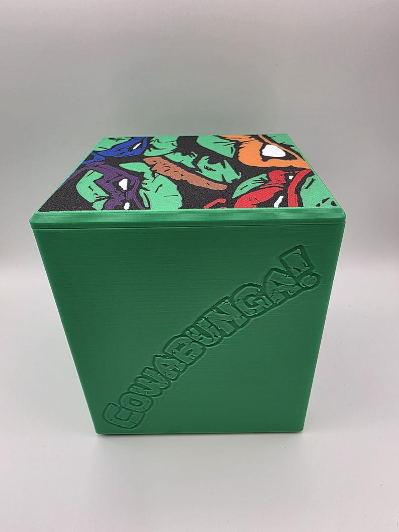 Magic the Gathering TMNT Commander Magnetic Deck Box With Display ...