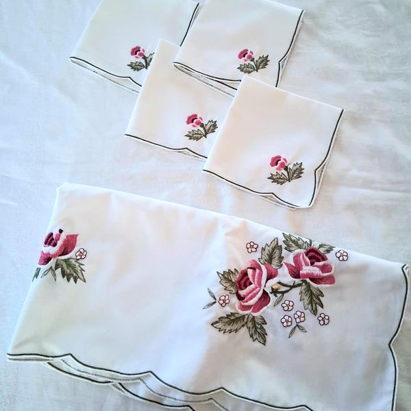 Cream Colored Tablecloths - Etsy