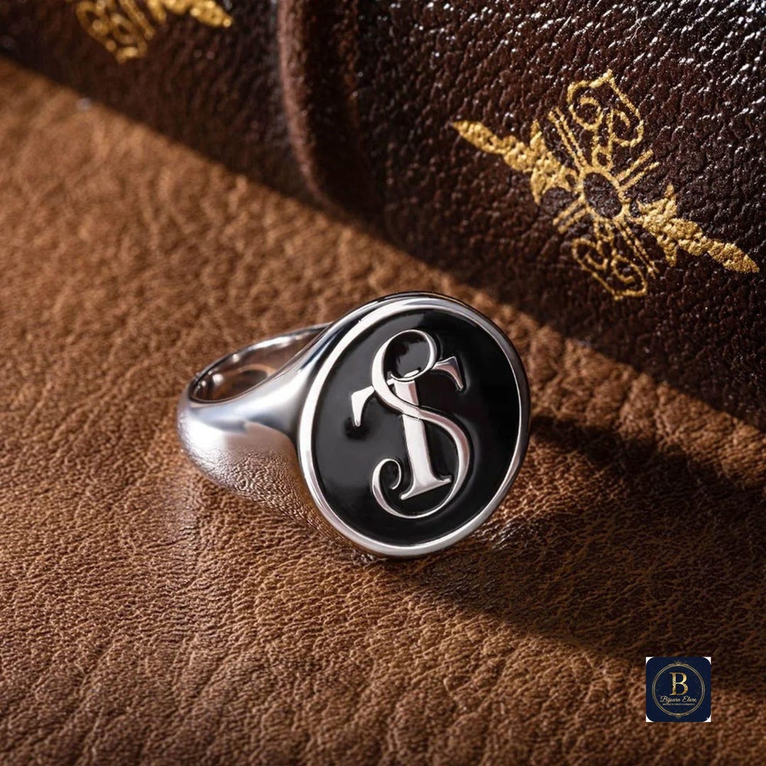 Custom Initials Signet Ring: A Personal Touch - Etsy