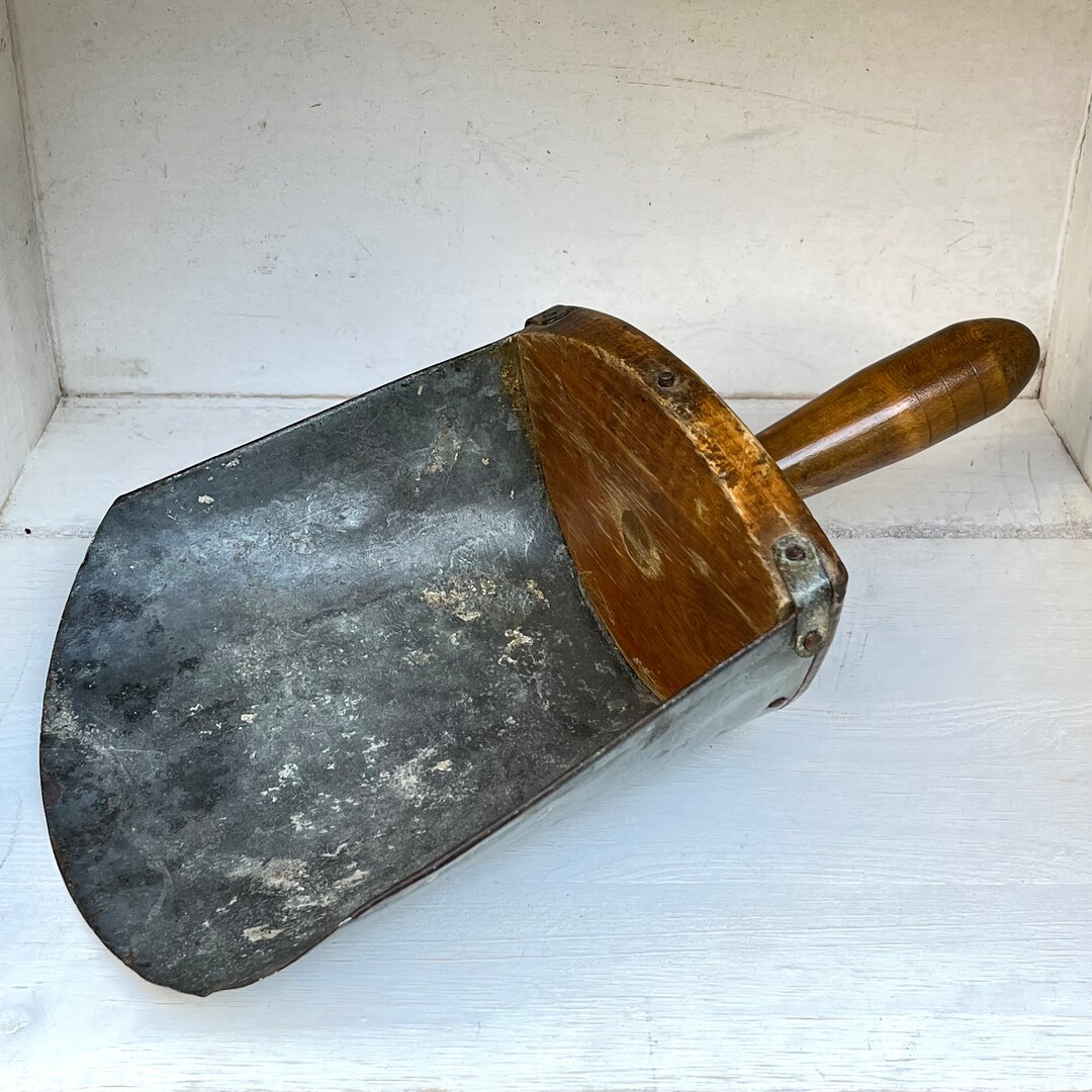 Antique 1900s Grain Scoop With Wooden Handle Tin Dry Goods Grain Feed ...