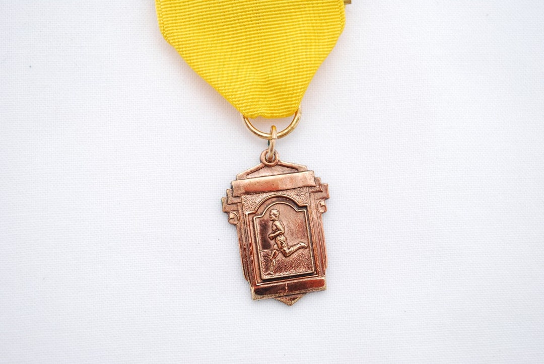 Vintage Running Medal 1964 2 Mile Race 5th Place Bronze Tone Metal ...