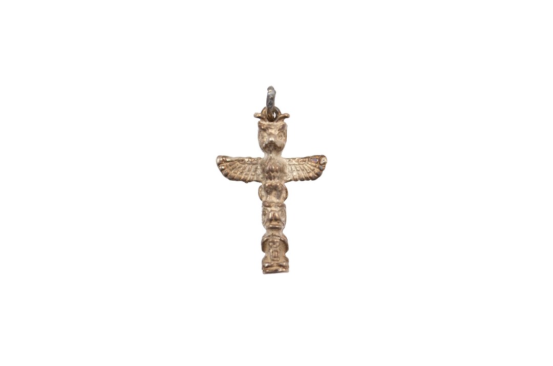 Vintage Alaska Winged Bird Totem Pole Charm - 1950s Silvertone Metal ...