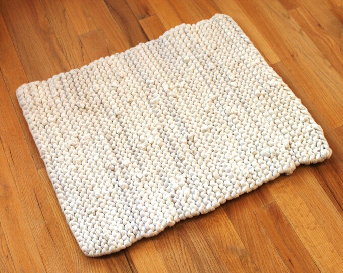 Cream & White Rag Rug Upcycled T Shirt Cottage Chic Minimalist Modern ...