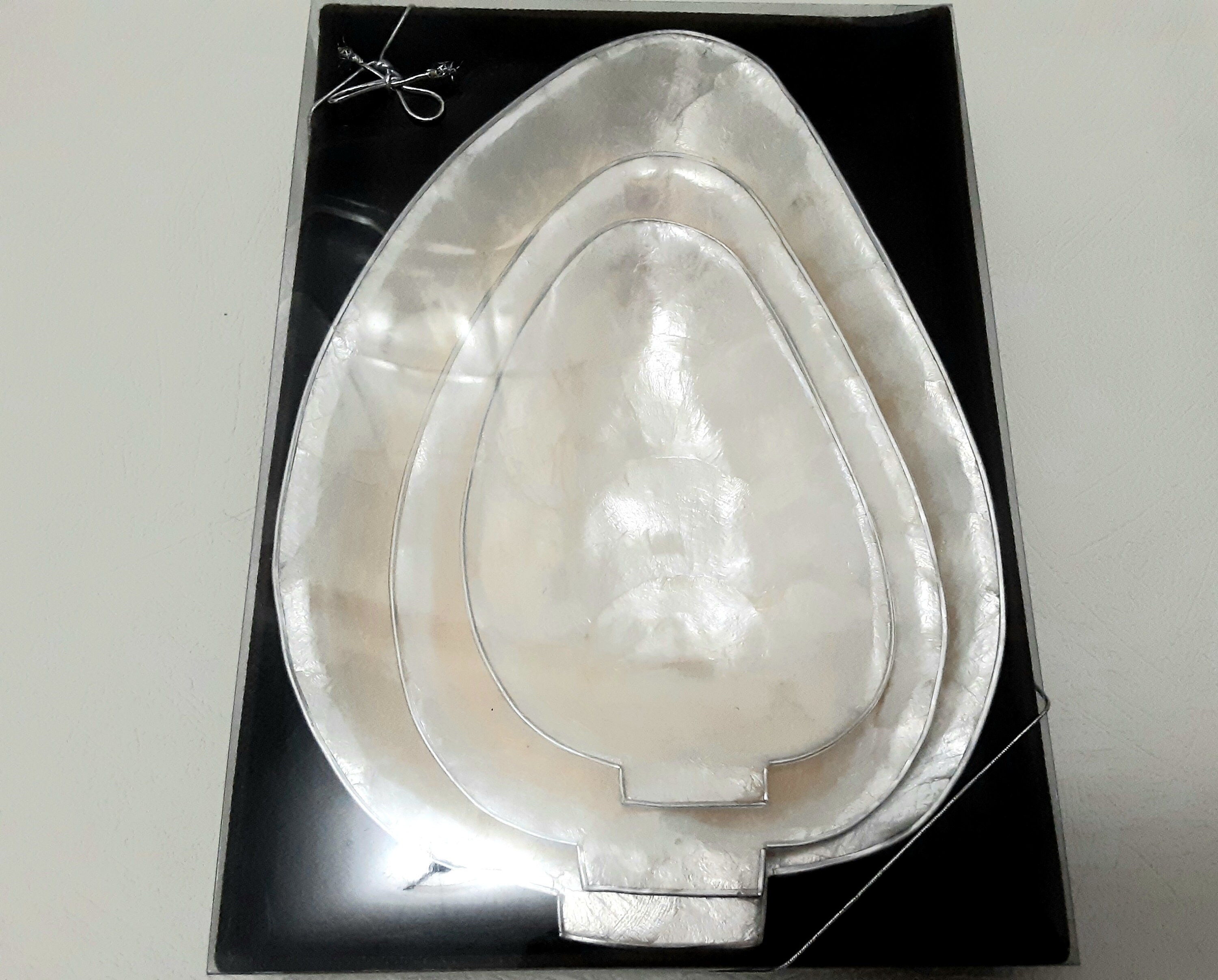 Capiz Shell Trays, Leaf Shaped Plate, Windowpane Oyster Tray ...