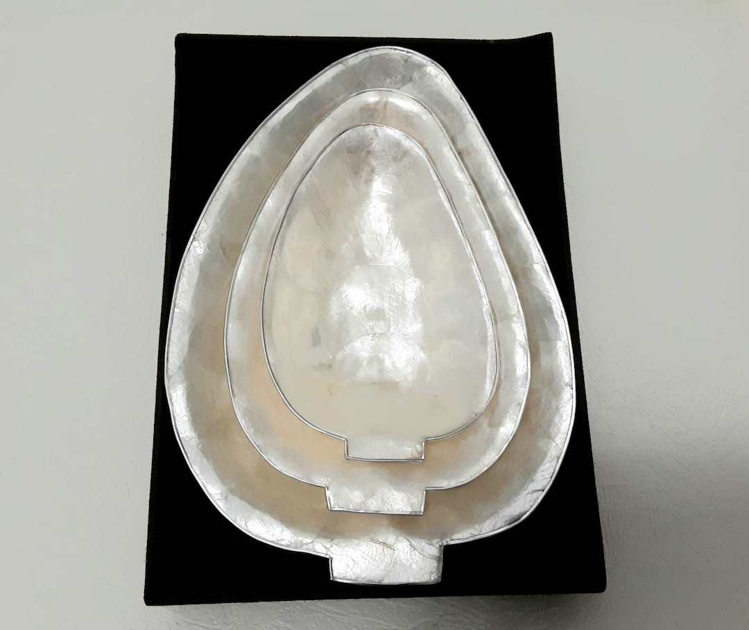 Capiz Shell Trays, Leaf Shaped Plate, Windowpane Oyster Tray ...