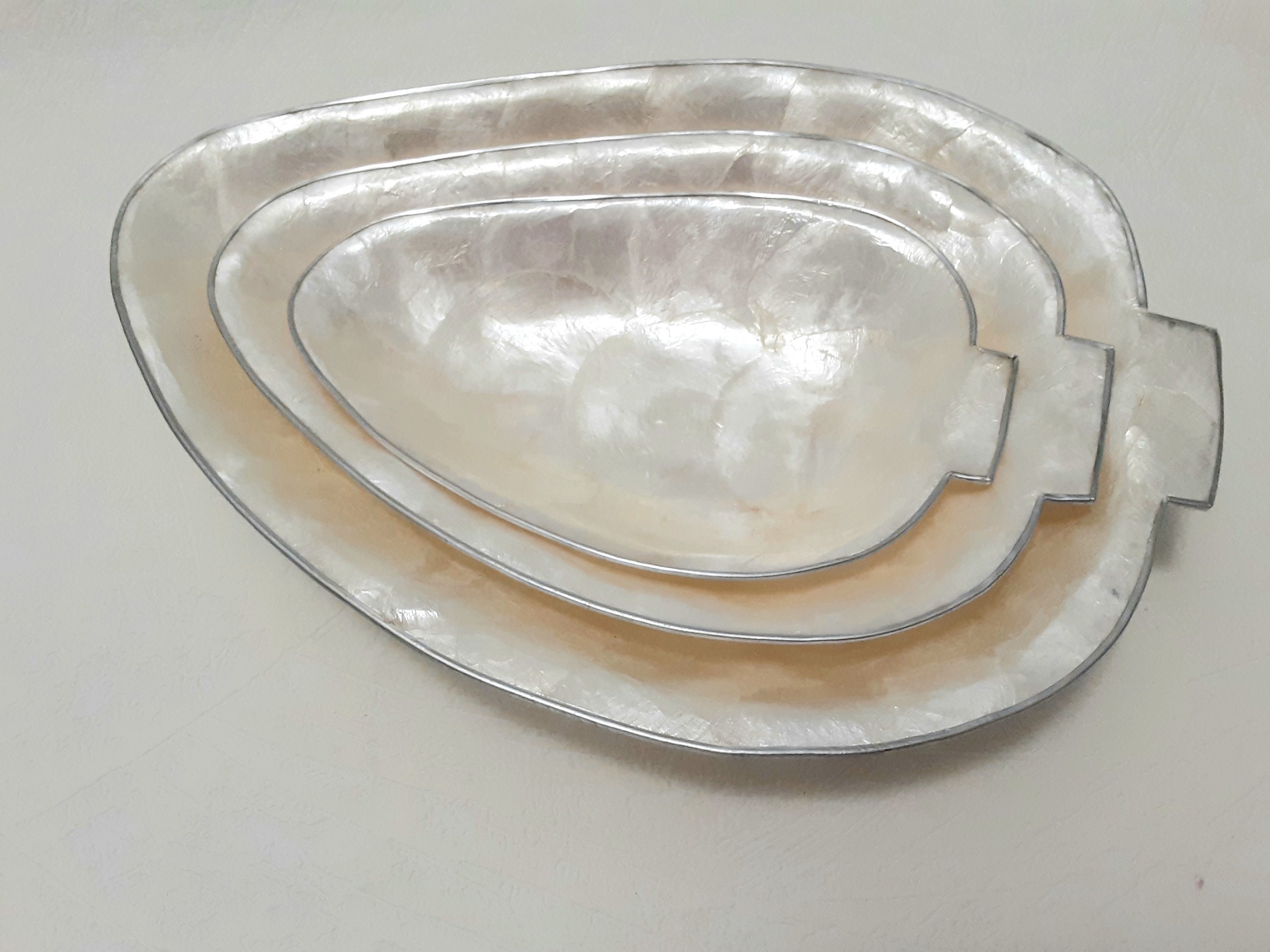 Capiz Shell Trays, Leaf Shaped Plate, Windowpane Oyster Tray ...