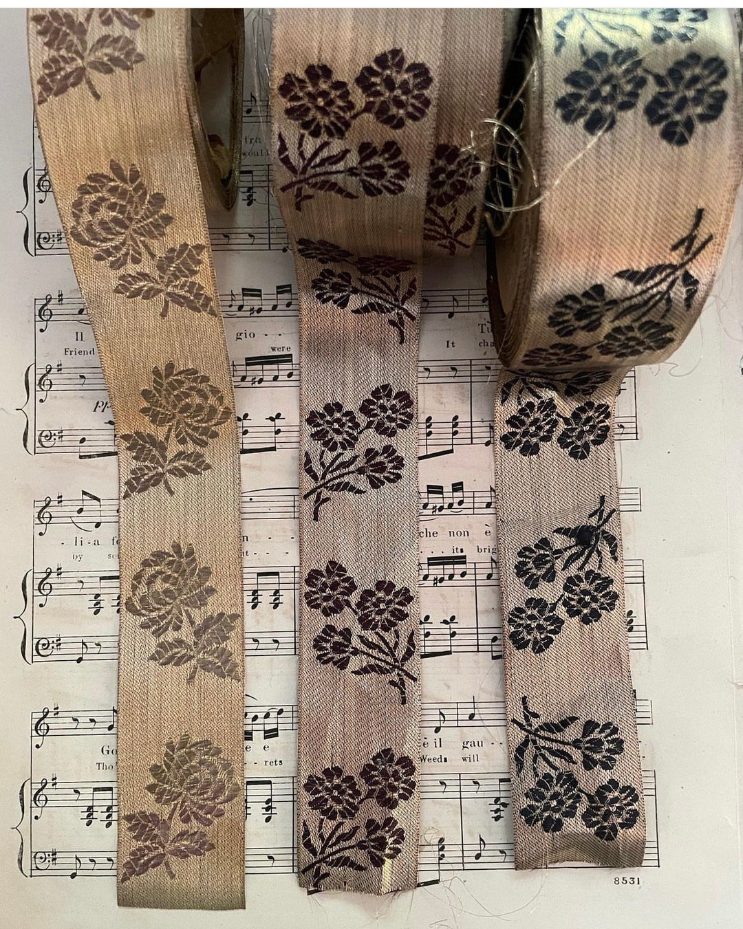 1 Yard Antique/vintage French Metallic Gold W/flowers Ribbon - Etsy