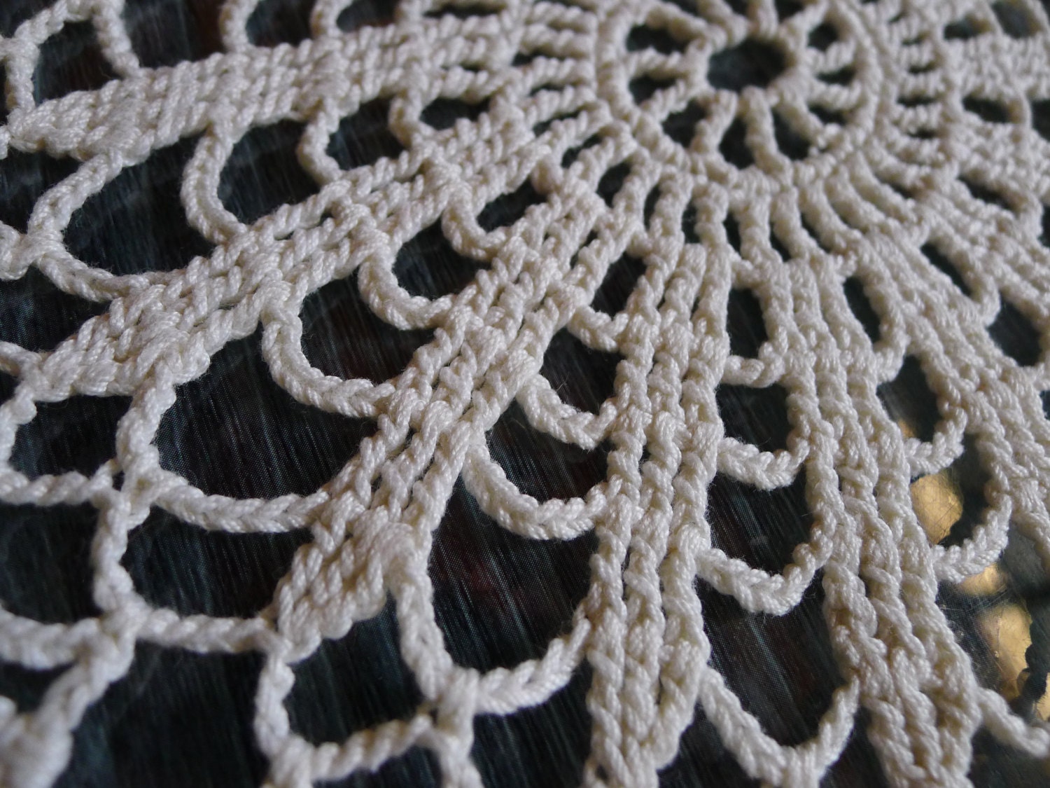 VINTAGE Hand Crochet Doily Table - Etsy