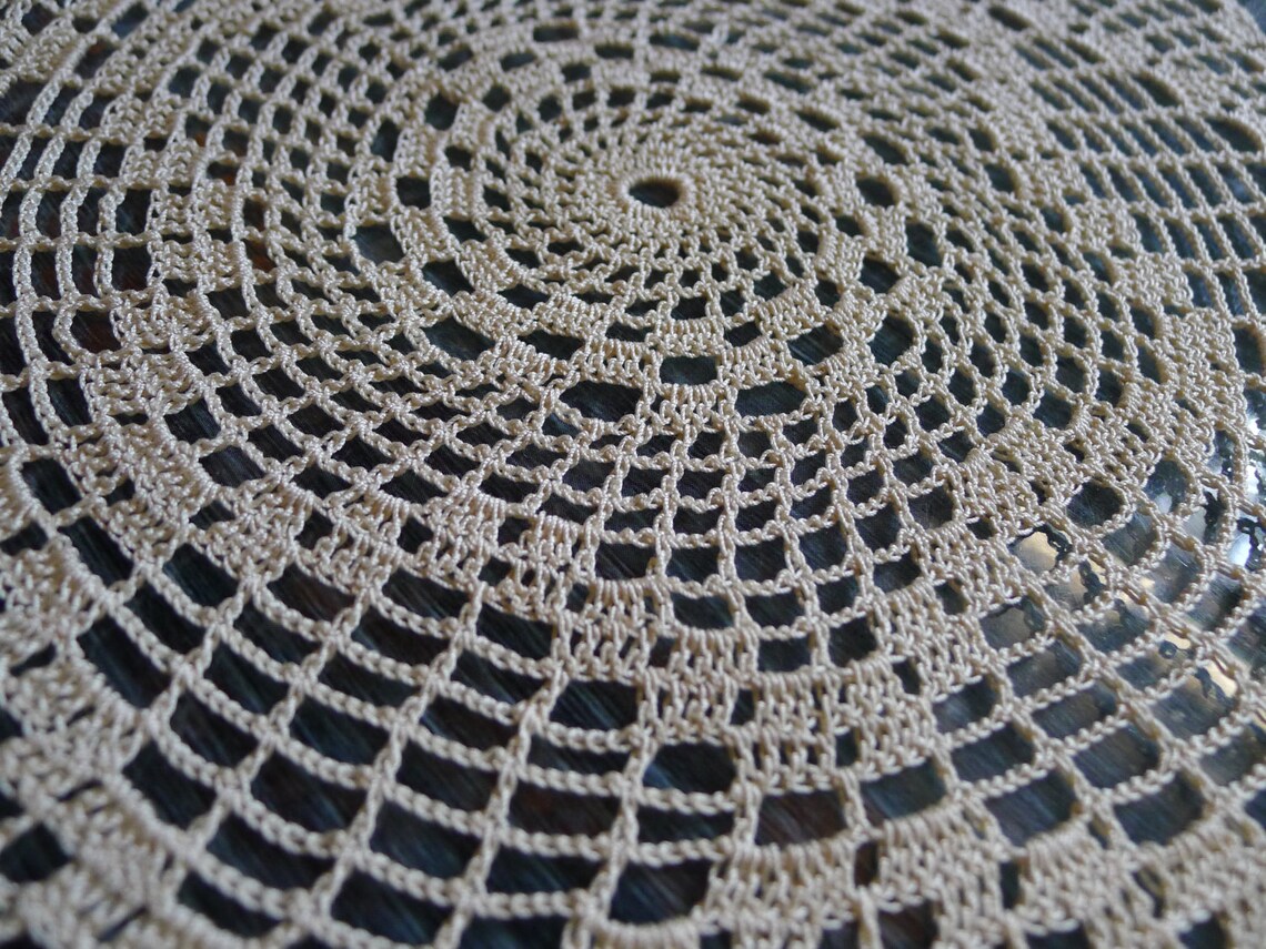 VINTAGE Hand Crochet Doily Table - Etsy