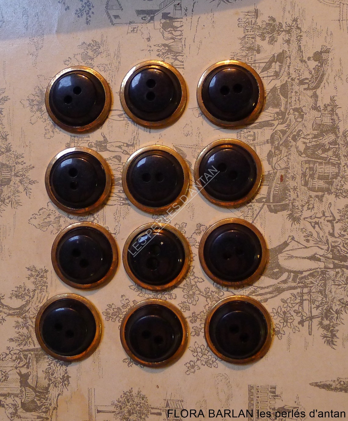 12 Antique Bakelite Buttons Circa 1940 in Bakelite - Etsy