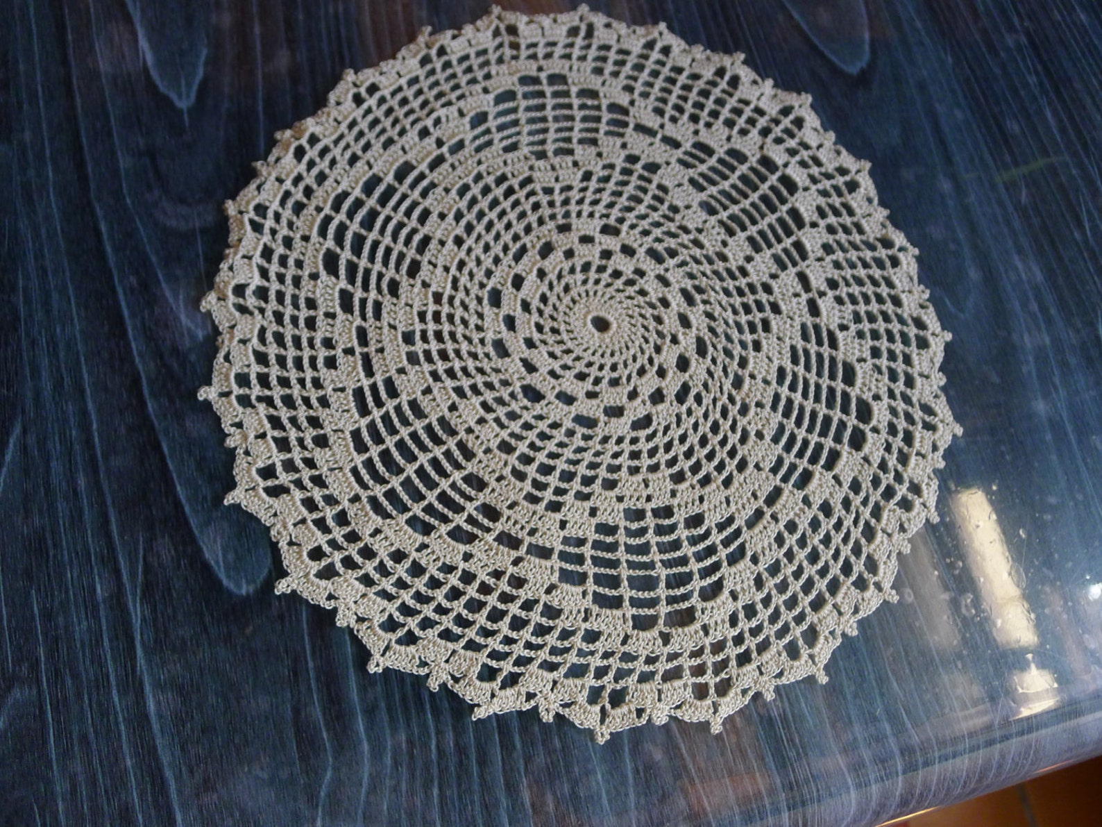 VINTAGE Hand Crochet Doily Table - Etsy