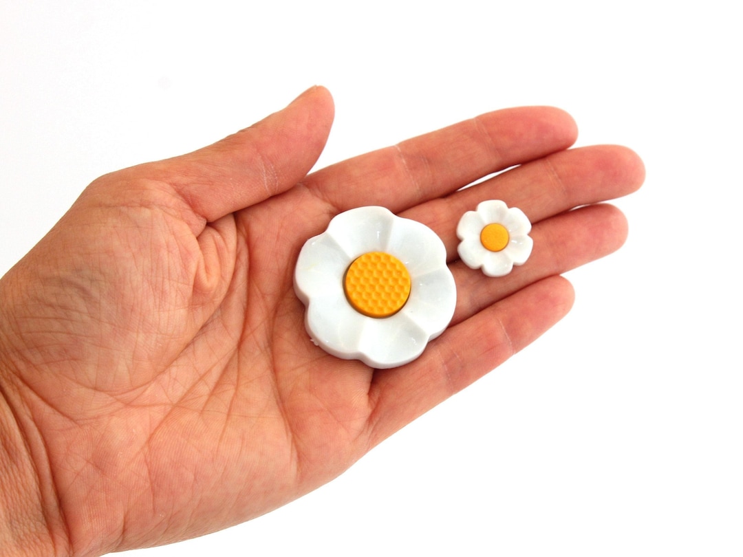 Large Daisy Buttons, Flower Buttons, Doll Making Buttons, Childrens ...