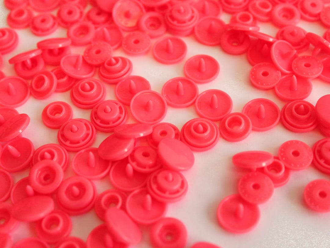 50x Plastic KAM Snaps, 12mm Neon Red Pink Plastic Poppers, UK ...