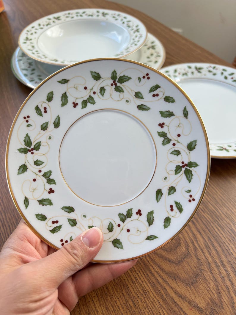 Wallace Holiday Vine China – Vintage Christmas Holly Dinnerware, Gold ...