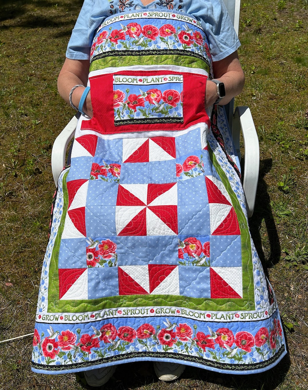 Poppies Lovie Lap Quilt With Pockets - Etsy